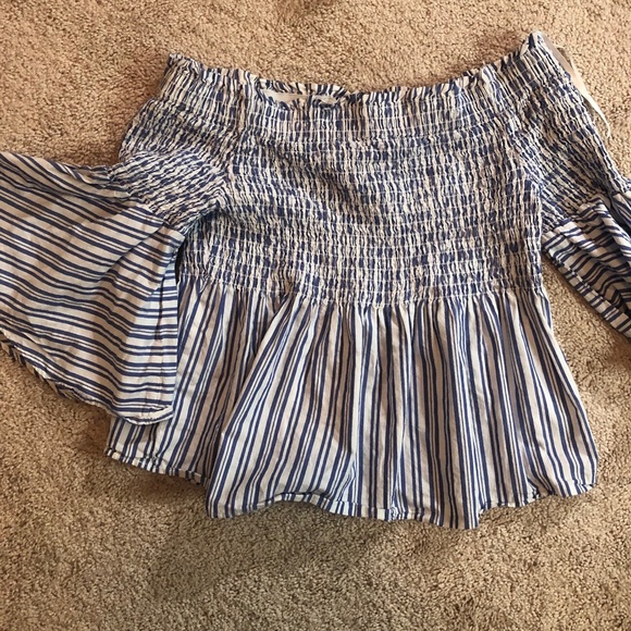 GAP | Tops | Stretchy Crop Top With Flare Detail | Poshmark